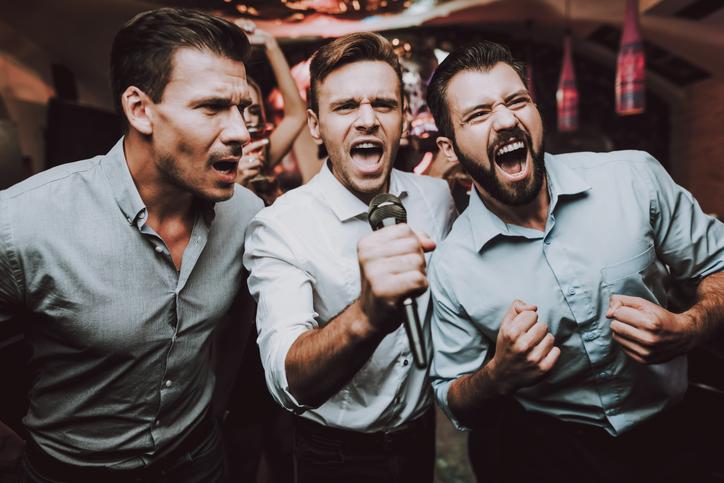Las 6 MEJORES cenas con karaoke en Valencia