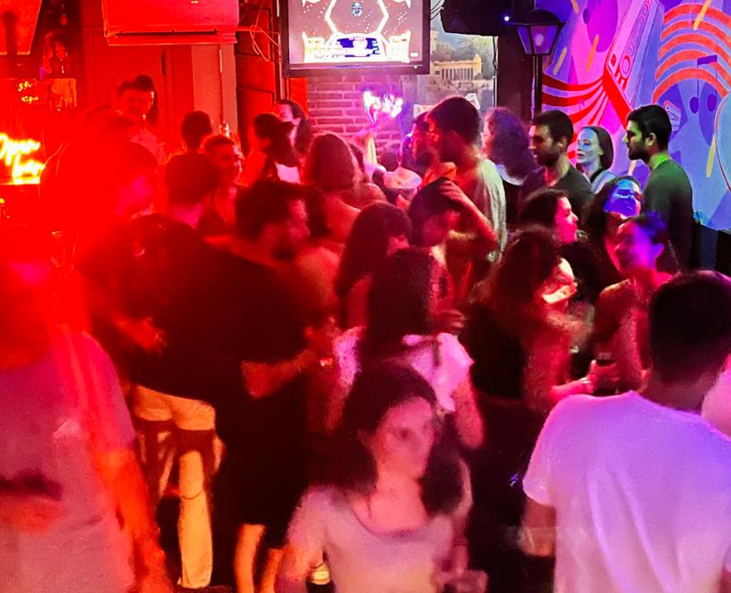 Dónde irán? - Bar de copas en Madrid